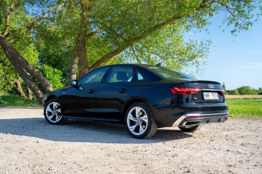 Melns Audi A4 2020 Liepāja, ar dzinēja tilpumu 2.00 L un nobraukumu 107 tūkst. km par 22500 €, foto 5 vietnē AUTOMOTO.COM.LV