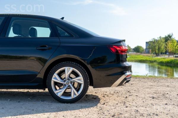 Black Audi A4 2020 in Liepaja, with an engine capacity of 2.00 L and mileage of 107 thousand km for 21900 €, photo 5 on AUTOMOTO.COM.LV