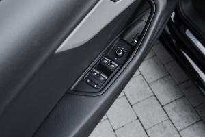 Black Audi A4 2020 in Marupe, with an engine capacity of 2.00 L and mileage of 119 thousand km for 21300 €, photo 8 on AUTOMOTO.COM.LV