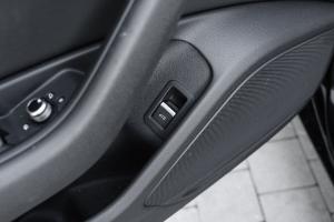 Black Audi A4 2020 in Marupe, with an engine capacity of 2.00 L and mileage of 119 thousand km for 21300 €, photo 9 on AUTOMOTO.COM.LV