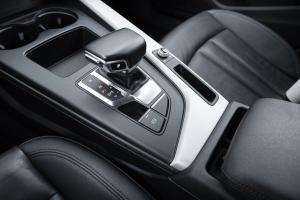 Black Audi A4 2020 in Marupe, with an engine capacity of 2.00 L and mileage of 119 thousand km for 21300 €, photo 21 on AUTOMOTO.COM.LV