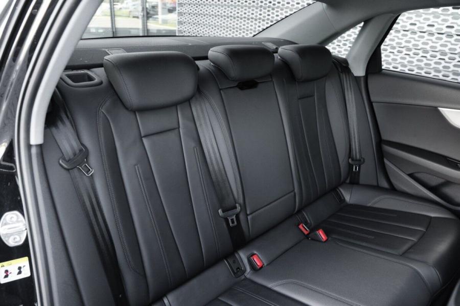 Black Audi A4 2020 in Marupe, with an engine capacity of 2.00 L and mileage of 119 thousand km for 21300 €, photo 23 on AUTOMOTO.COM.LV