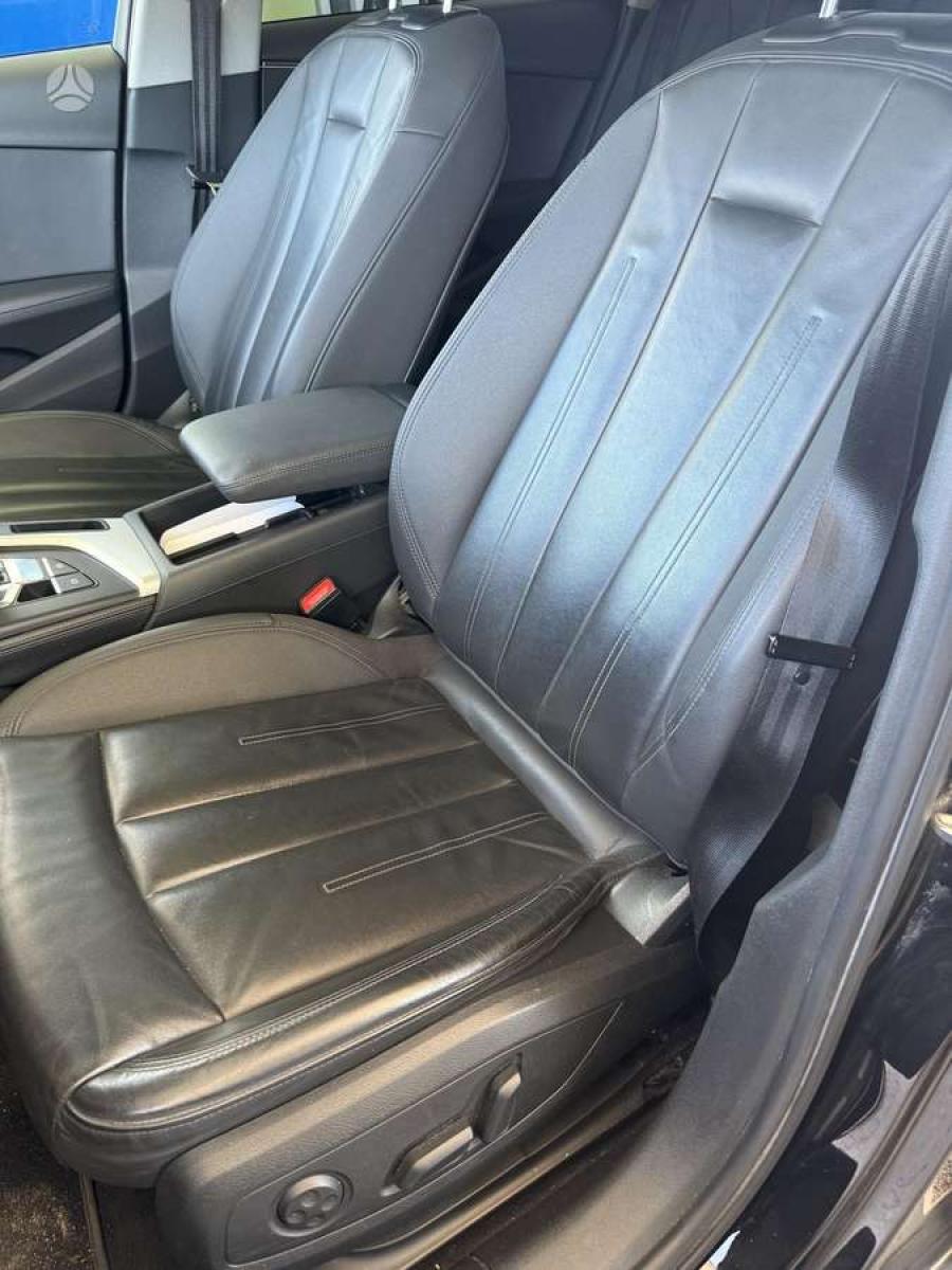 Black Audi A4 2021 in Vilnius, with an engine capacity of 1.97 L and mileage of 257 thousand km for 17250 €, photo 11 on AUTOMOTO.COM.LV