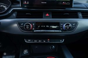 Black Audi A4 2021 in Vilnius, with an engine capacity of 2.00 L and mileage of 61 thousand km for 23900 €, photo 24 on AUTOMOTO.COM.LV