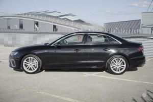 Melns Audi A4 2022 Viļņa, ar dzinēja tilpumu 1.98 L un nobraukumu 61 tūkst. km par 24600 €, foto 5 vietnē AUTOMOTO.COM.LV