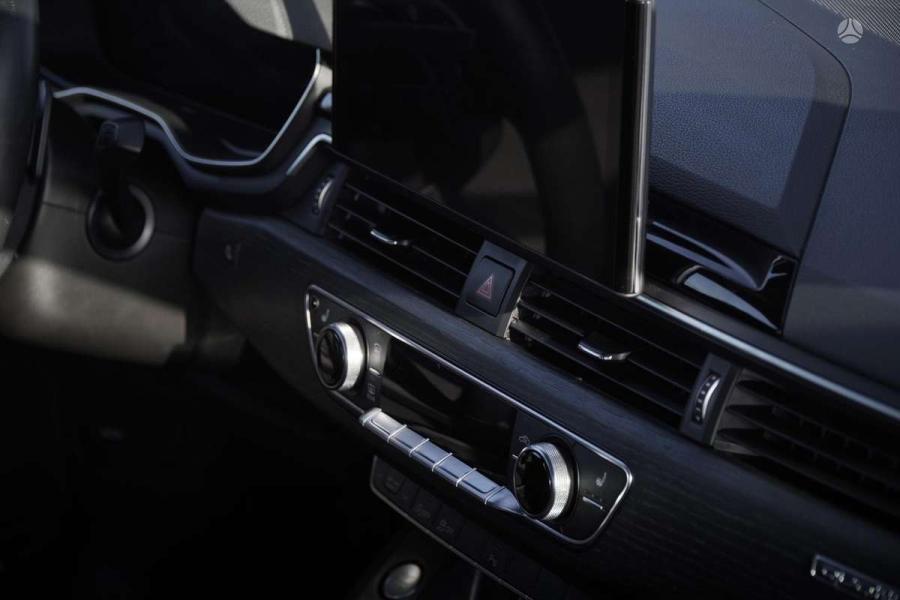 Melns Audi A4 2022 Viļņa, ar dzinēja tilpumu 1.98 L un nobraukumu 61 tūkst. km par 24600 €, foto 28 vietnē AUTOMOTO.COM.LV
