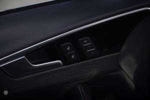 Melns Audi A4 2022 Viļņa, ar dzinēja tilpumu 1.98 L un nobraukumu 61 tūkst. km par 24600 €, foto 31 vietnē AUTOMOTO.COM.LV