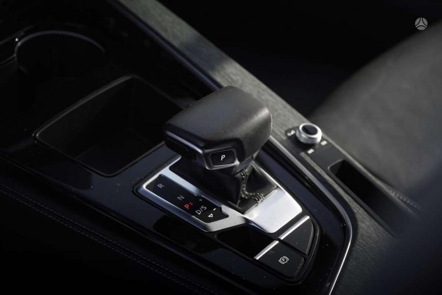 Melns Audi A4 2022 Viļņa, ar dzinēja tilpumu 1.98 L un nobraukumu 61 tūkst. km par 24600 €, foto 33 vietnē AUTOMOTO.COM.LV