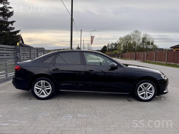 Black Audi A4 2023 in Riga, with an engine capacity of 2.00 L and mileage of 53 thousand km for 25900 €, photo 3 on AUTOMOTO.COM.LV