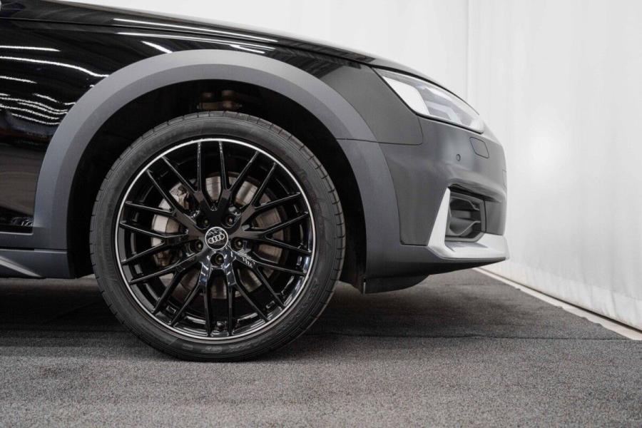 Black Audi A4 2023 in Tallinn, with an engine capacity of 2.00 L and mileage of 133 thousand km for 23900 €, photo 17 on AUTOMOTO.COM.LV