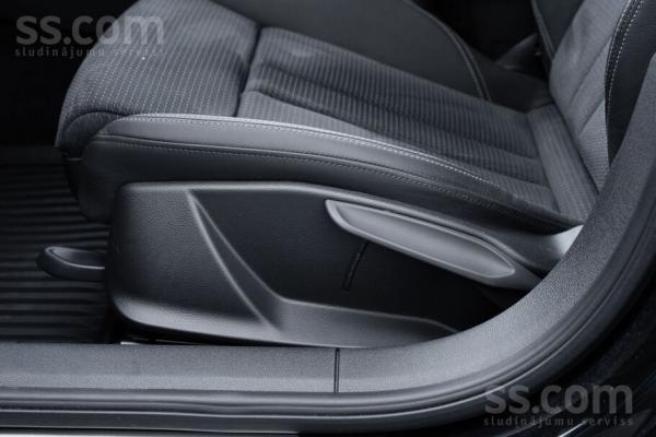 Melns Audi A4 2024 Rīga, ar dzinēja tilpumu 2.00 L un nobraukumu 11 tūkst. km par 37900 €, foto 10 vietnē AUTOMOTO.COM.LV
