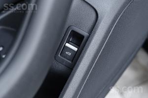 Black Audi A4 2024 in Riga, with an engine capacity of 2.00 L and mileage of 69 thousand km for 24490 €, photo 10 on AUTOMOTO.COM.LV