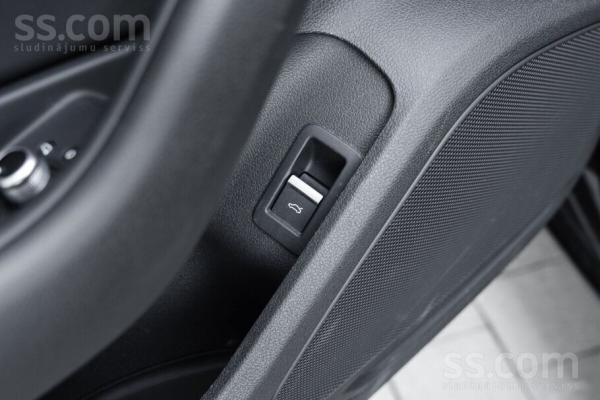 Black Audi A4 2024 in Riga, with an engine capacity of 2.00 L and mileage of 50 thousand km for 29000 €, photo 8 on AUTOMOTO.COM.LV
