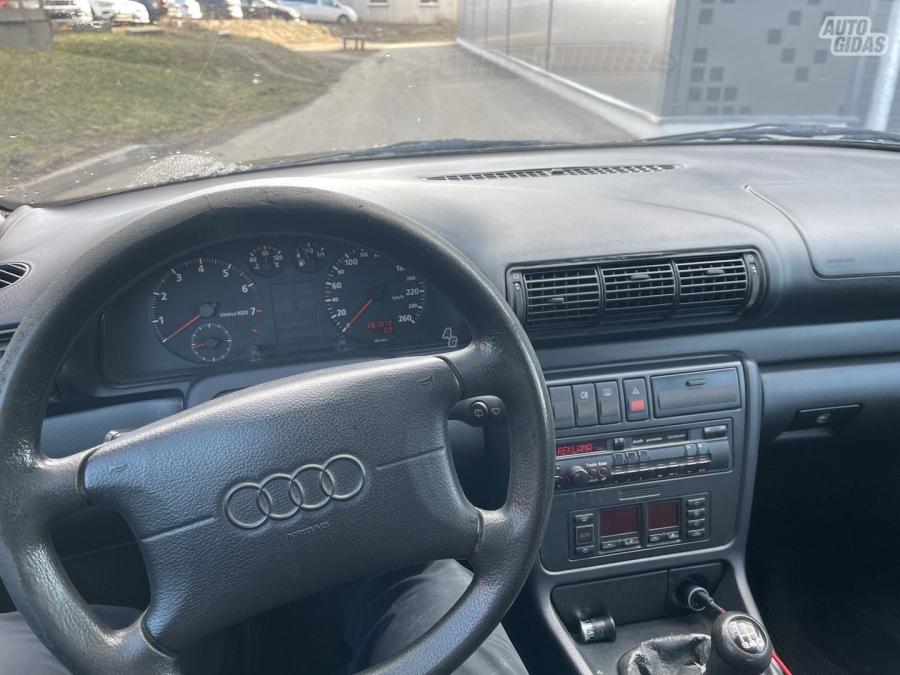 Melns Audi A4 1996 Kauņa, ar dzinēja tilpumu 1.80 L un nobraukumu 261 tūkst. km par 650 €, foto 14 vietnē AUTOMOTO.COM.LV