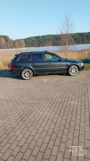 Black Audi A4 1997 in Ignalina, with an engine capacity of 1.90 L and mileage of 447 thousand km for 1500 €, photo 6 on AUTOMOTO.COM.LV