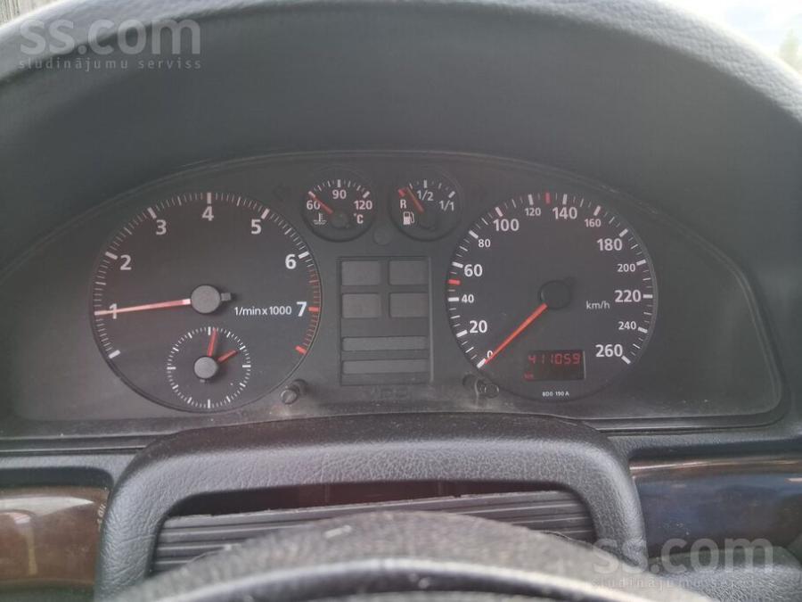 Black Audi A4 1997 in Aluksne, with an engine capacity of 1.80 L and mileage of 411 thousand km for 1000 €, photo 9 on AUTOMOTO.COM.LV