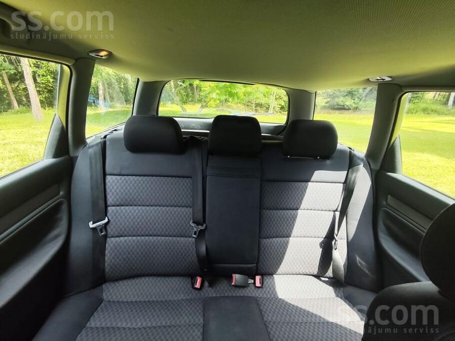 Melns Audi A4 1997 Cēsis, ar dzinēja tilpumu 1.80 L un nobraukumu 369 tūkst. km par 1400 €, foto 8 vietnē AUTOMOTO.COM.LV