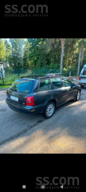 Melns Audi A4 1997 Rīga, ar dzinēja tilpumu 1.60 L un nobraukumu 400 tūkst. km par 350 €, foto  vietnē AUTOMOTO.COM.LV
