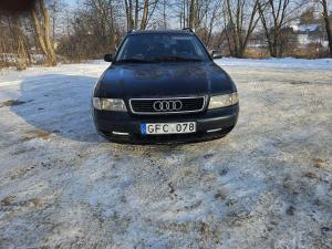 Melns Audi A4 1998 Vilkaviškis, ar dzinēja tilpumu 1.90 L un nobraukumu 333 tūkst. km par 850 €, foto 3 vietnē AUTOMOTO.COM.LV
