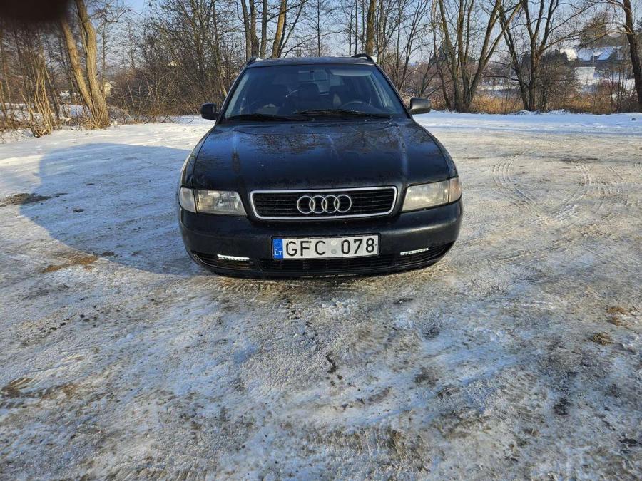 Melns Audi A4 1998 Vilkaviškis, ar dzinēja tilpumu 1.90 L un nobraukumu 333 tūkst. km par 850 €, foto 3 vietnē AUTOMOTO.COM.LV