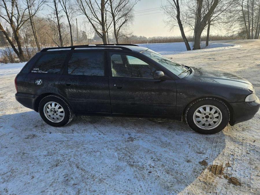 Melns Audi A4 1998 Vilkaviškis, ar dzinēja tilpumu 1.90 L un nobraukumu 333 tūkst. km par 850 €, foto 8 vietnē AUTOMOTO.COM.LV