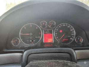 Melns Audi A4 1998 Vilkaviškis, ar dzinēja tilpumu 1.90 L un nobraukumu 333 tūkst. km par 850 €, foto 10 vietnē AUTOMOTO.COM.LV
