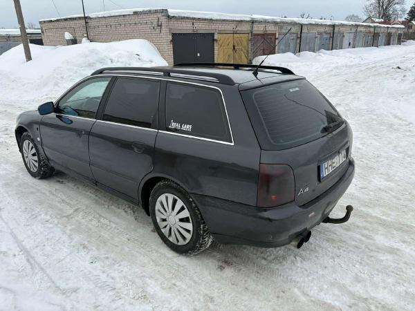 Melns Audi A4 1998 Rokiškis, ar dzinēja tilpumu 0.00 L un nobraukumu 445 tūkst. km par 749 €, foto 4 vietnē AUTOMOTO.COM.LV