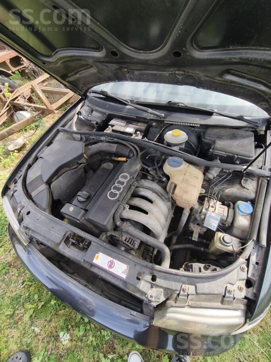 Black Audi A4 1998 in Daugavpils, with an engine capacity of 1.60 L and mileage of 370 thousand km for 650 €, photo 4 on AUTOMOTO.COM.LV