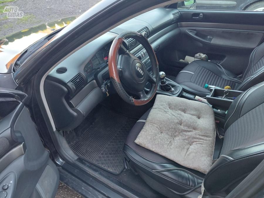 Black Audi A4 1998 in Silale, with an engine capacity of 1.90 L and mileage of 369 thousand km for 1300 €, photo 7 on AUTOMOTO.COM.LV