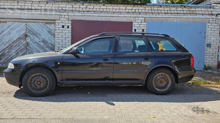 Черный Ауди А4 1998 в Рига, объемом двигателя 1.80 л и пробегом 291 тыс. км за 960 €, фото 5 на AUTOMOTO.COM.LV