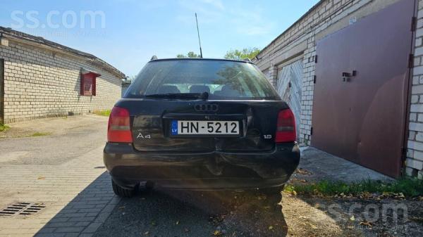 Melns Audi A4 1998 Rīga, ar dzinēja tilpumu 1.80 L un nobraukumu 291 tūkst. km par 960 €, foto 6 vietnē AUTOMOTO.COM.LV