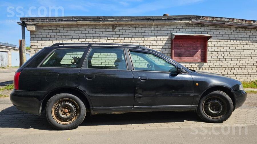 Черный Ауди А4 1998 в Рига, объемом двигателя 1.80 л и пробегом 291 тыс. км за 960 €, фото 8 на AUTOMOTO.COM.LV