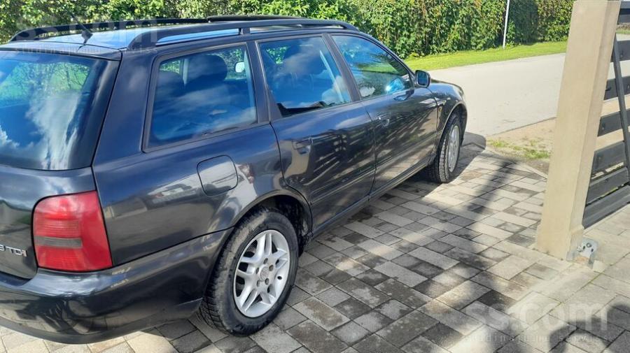 Black Audi A4 1998 in Riga, with an engine capacity of 1.90 L and mileage of 348 thousand km for 1550 €, photo 4 on AUTOMOTO.COM.LV