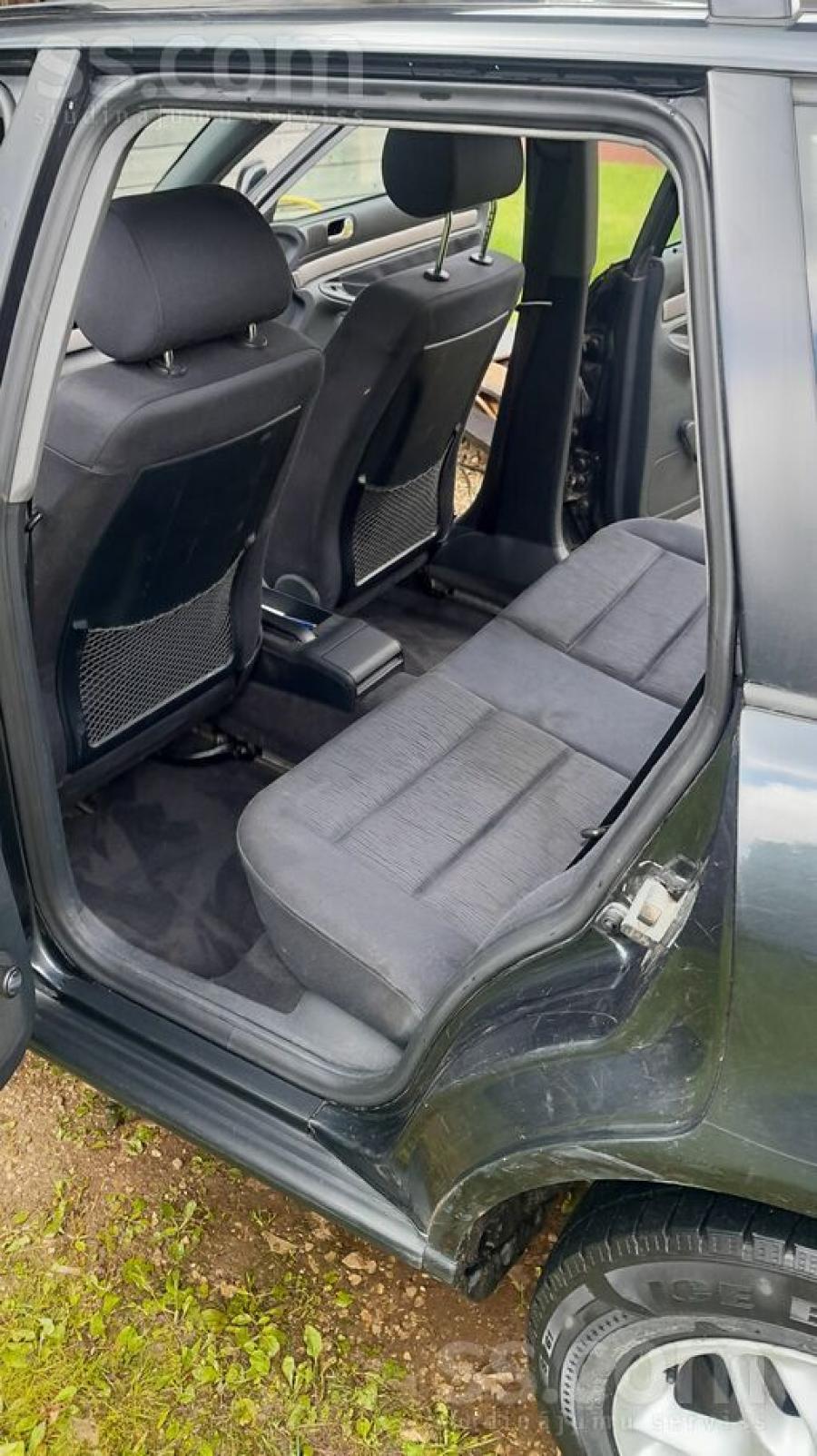 Black Audi A4 1998 in Riga, with an engine capacity of 1.90 L and mileage of 348 thousand km for 1550 €, photo 7 on AUTOMOTO.COM.LV