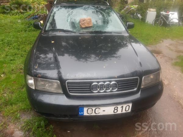 Audi A4 1998 in Ogre on AUTOMOTO.COM.LV Black Audi A4 1998 in Ogre, with an engine capacity of 1.80 L and mileage of 359 thousand km for 600 €, photo 1 on AUTOMOTO.COM.LV