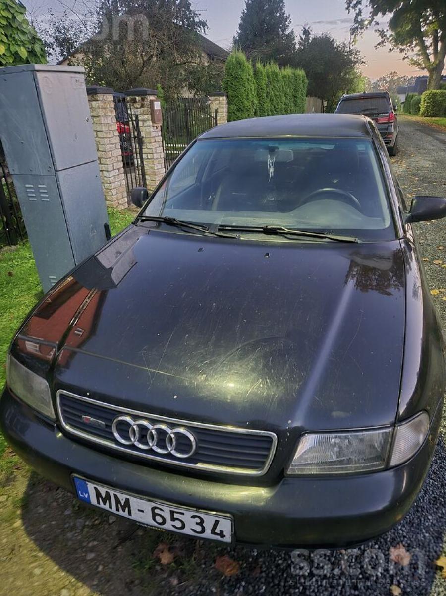 Black Audi A4 1998 in Aizkraukle, with an engine capacity of 1.60 L and mileage of 380 thousand km for 800 €, photo 1 on AUTOMOTO.COM.LV