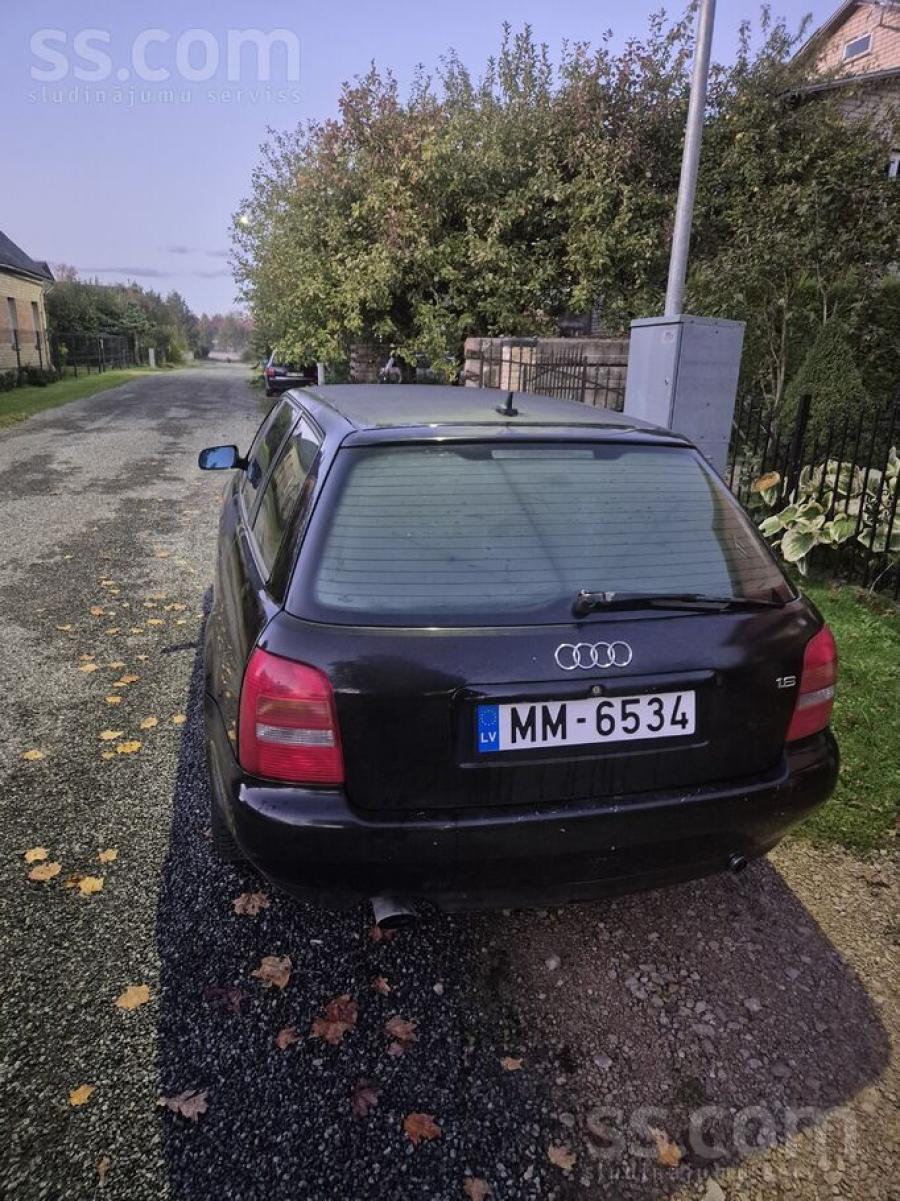 Black Audi A4 1998 in Aizkraukle, with an engine capacity of 1.60 L and mileage of 380 thousand km for 800 €, photo 4 on AUTOMOTO.COM.LV