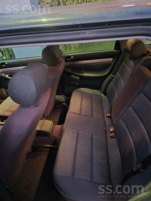Black Audi A4 1998 in Aizkraukle, with an engine capacity of 1.60 L and mileage of 380 thousand km for 800 €, photo 7 on AUTOMOTO.COM.LV