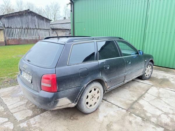 Black Audi A4 1999 in Jelgava, with an engine capacity of 2.50 L and mileage of 400 thousand km for 1570 €, photo 1 on AUTOMOTO.COM.LV