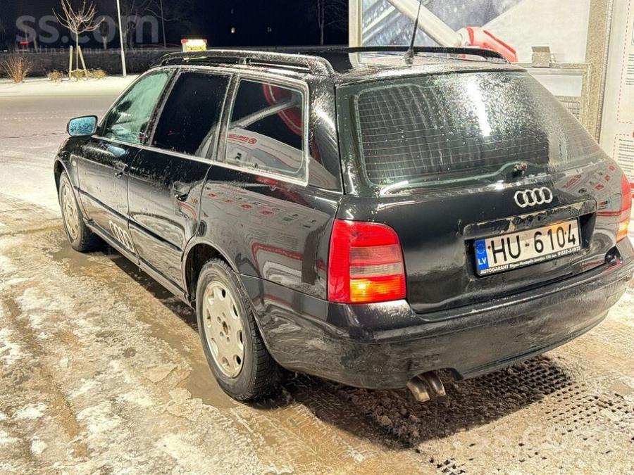Melns Audi A4 1999 Bauska, ar dzinēja tilpumu 2.50 L un nobraukumu 400 tūkst. km par 1350 €, foto 2 vietnē AUTOMOTO.COM.LV