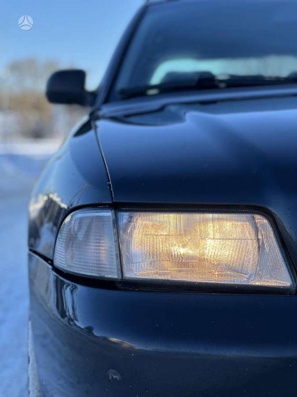 Melns Audi A4 1999 Viļņa, ar dzinēja tilpumu 1.90 L un nobraukumu 408 tūkst. km par 950 €, foto 4 vietnē AUTOMOTO.COM.LV