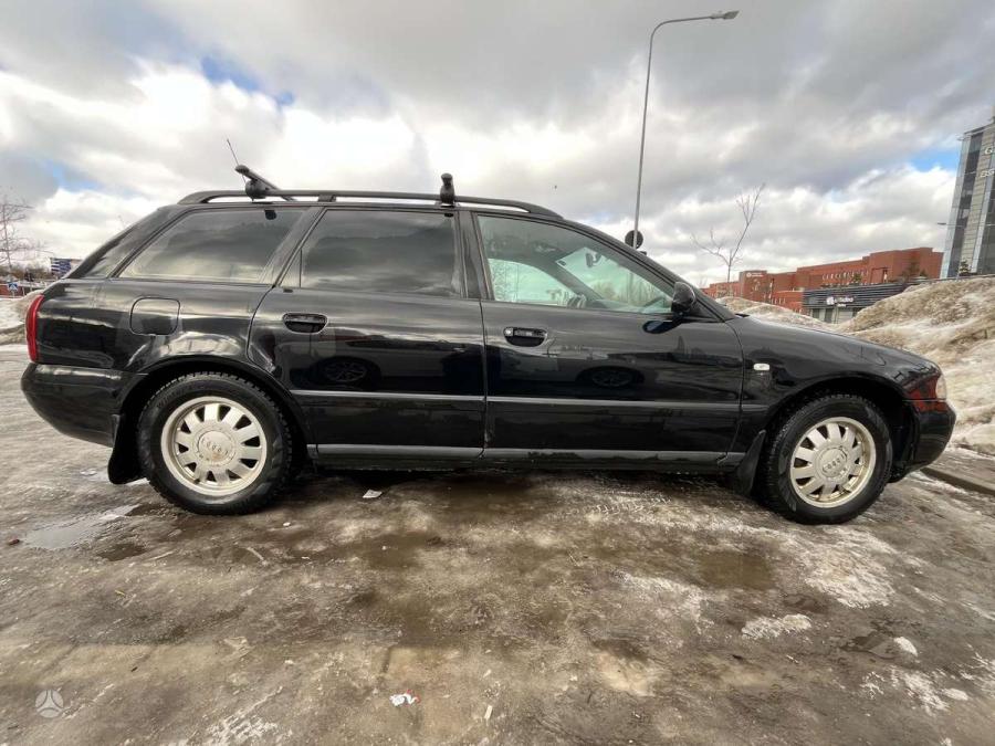 Melns Audi A4 1999 Viļņa, ar dzinēja tilpumu 1.90 L un nobraukumu 382 tūkst. km par 800 €, foto 5 vietnē AUTOMOTO.COM.LV