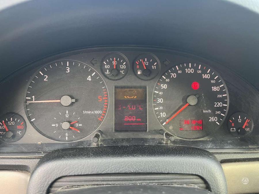Melns Audi A4 1999 Viļņa, ar dzinēja tilpumu 1.90 L un nobraukumu 382 tūkst. km par 800 €, foto 11 vietnē AUTOMOTO.COM.LV