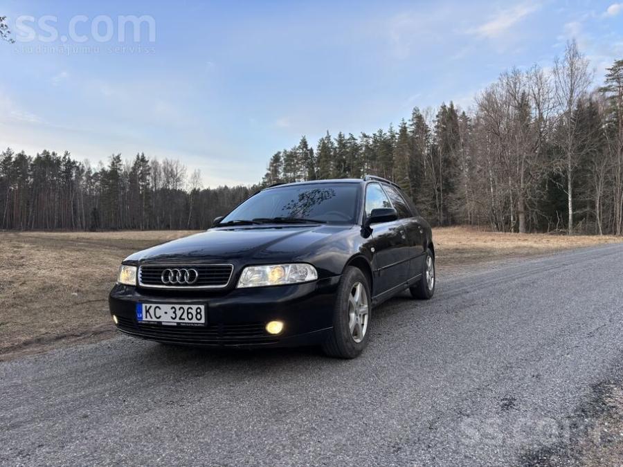 Черный Ауди А4 1999 в Цесис, объемом двигателя 1.90 л и пробегом 476 тыс. км за 1500 €, фото 1 на AUTOMOTO.COM.LV