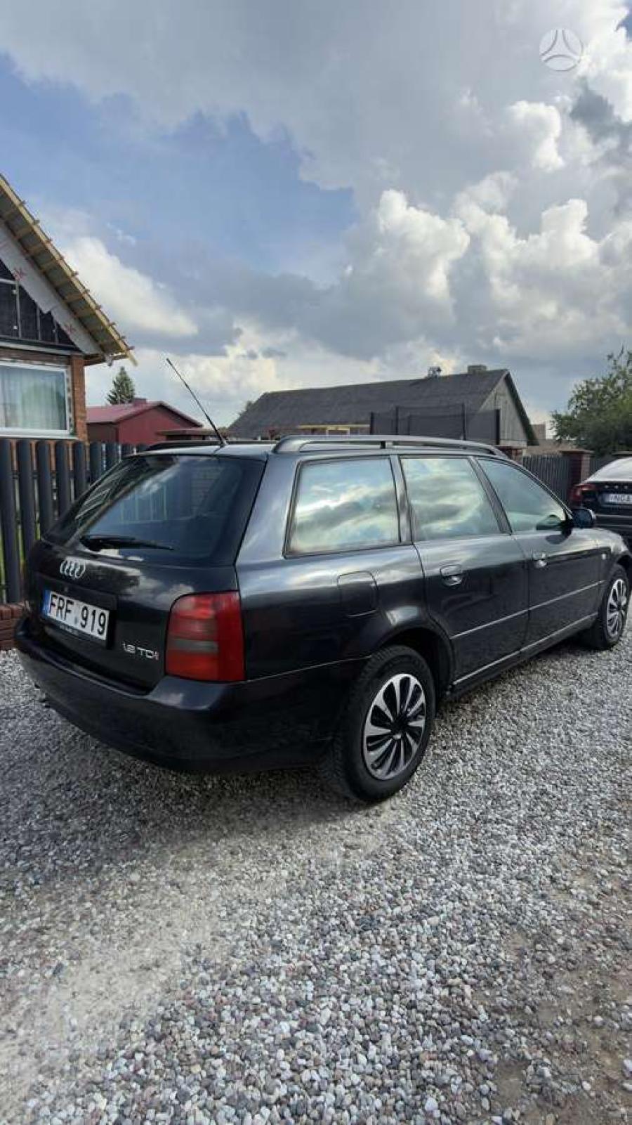 Black Audi A4 1999 in Jurbarkas, with an engine capacity of 1.90 L and mileage of 323 thousand km for 850 €, photo 4 on AUTOMOTO.COM.LV