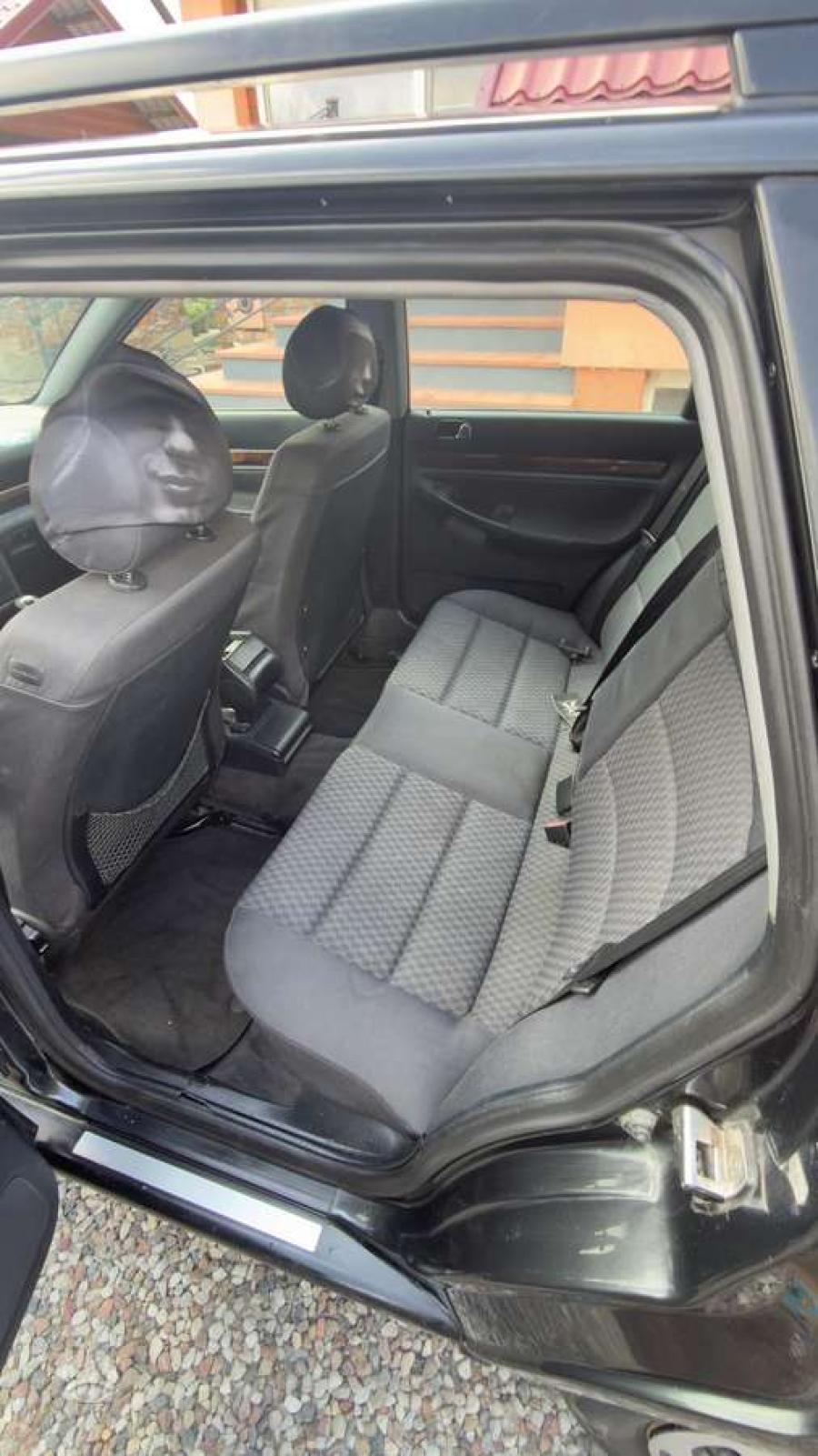 Black Audi A4 1999 in Jurbarkas, with an engine capacity of 1.90 L and mileage of 323 thousand km for 850 €, photo 11 on AUTOMOTO.COM.LV