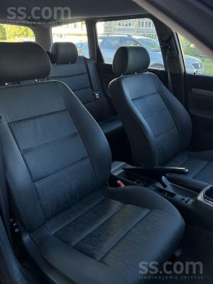 Black Audi A4 1999 in Riga, with an engine capacity of 1.80 L and mileage of 240 thousand km for 580 €, photo 6 on AUTOMOTO.COM.LV