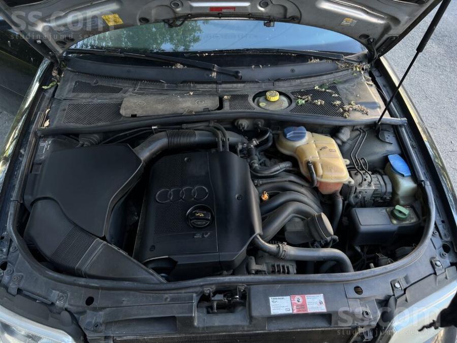 Black Audi A4 1999 in Riga, with an engine capacity of 1.80 L and mileage of 240 thousand km for 580 €, photo 7 on AUTOMOTO.COM.LV