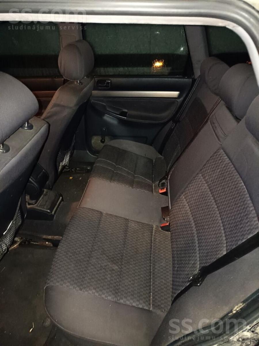 Melns Audi A4 2000 Limbaži, ar dzinēja tilpumu 1.90 L un nobraukumu 500 tūkst. km par 1150 €, foto 5 vietnē AUTOMOTO.COM.LV