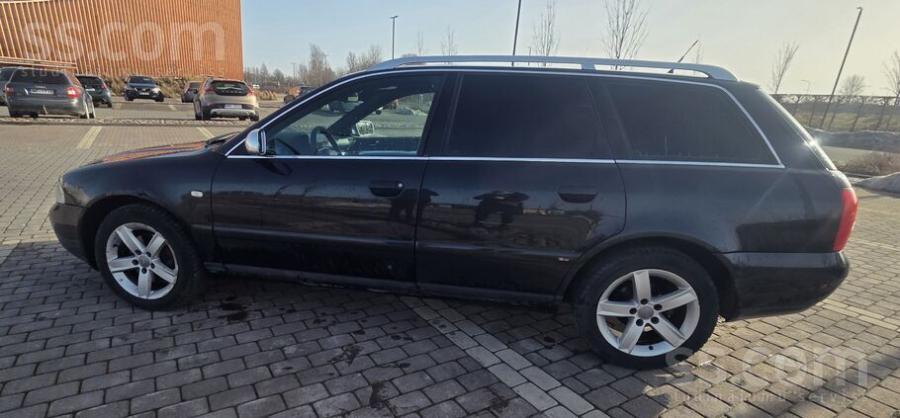 Melns Audi A4 2000 Ventspils, ar dzinēja tilpumu 2.50 L un nobraukumu 374 tūkst. km par 1400 €, foto 1 vietnē AUTOMOTO.COM.LV